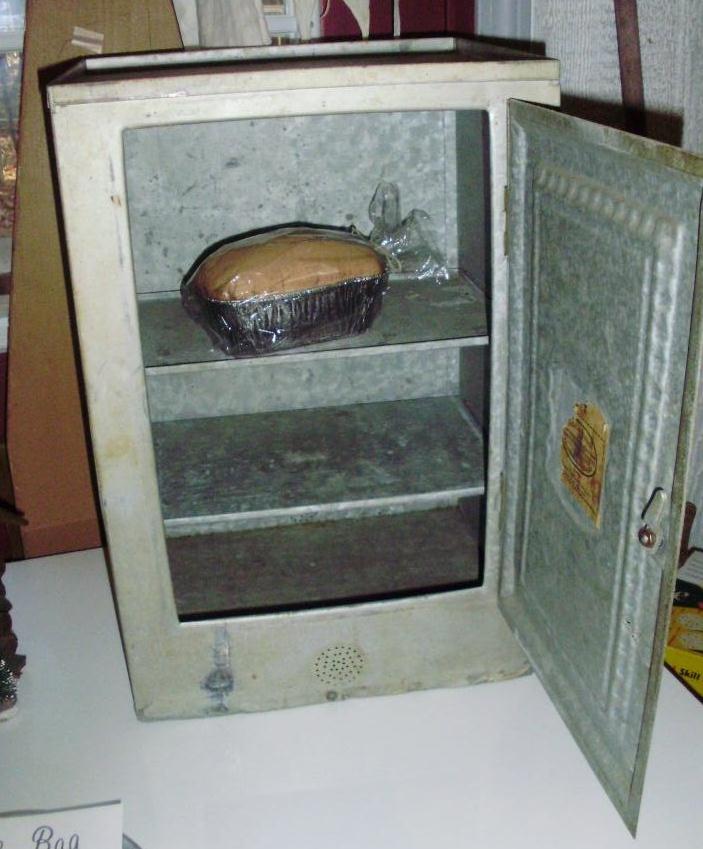 Log Cabin Antiques & Gifts: Tin pie/cake safe