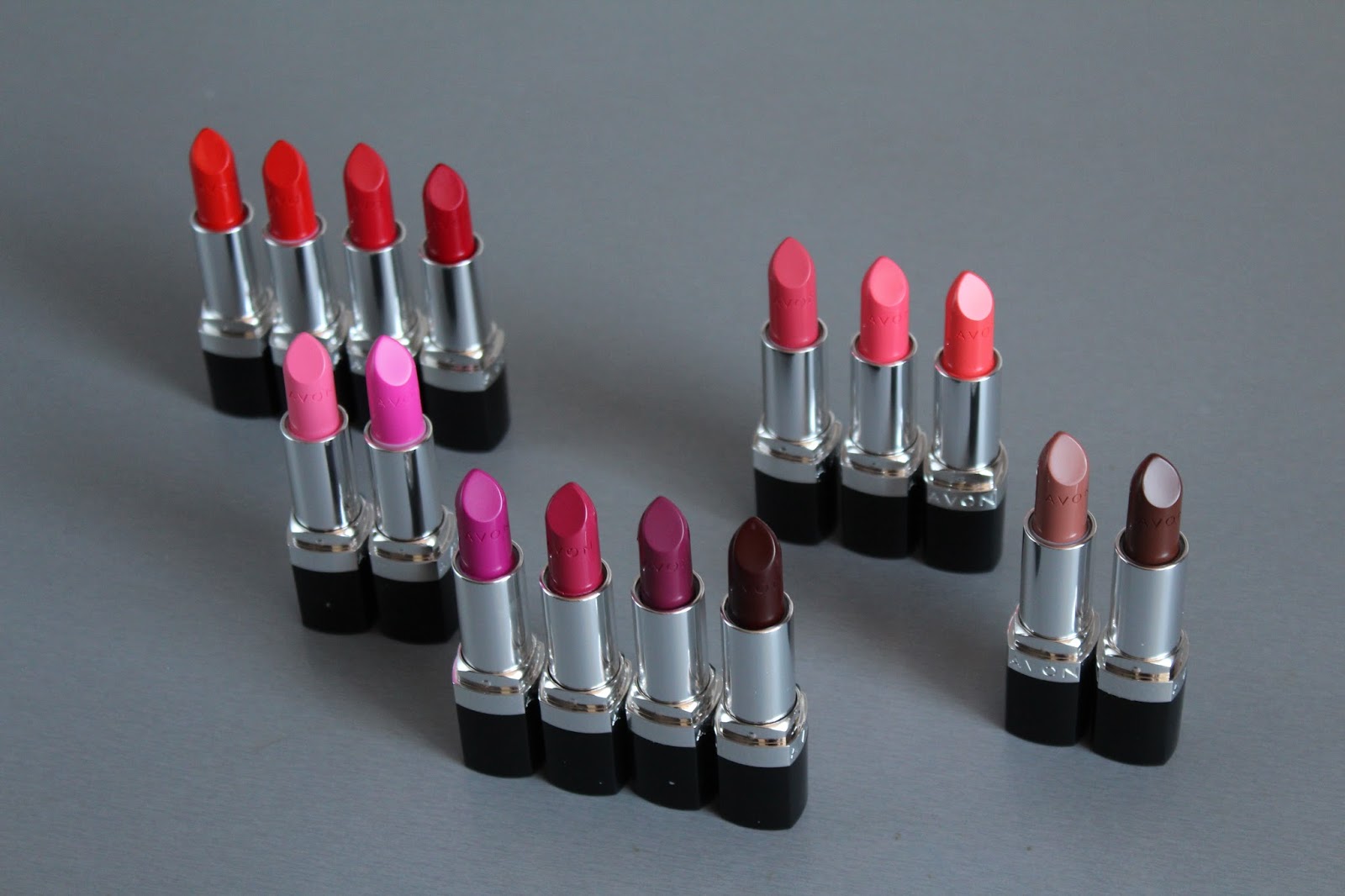 AVON Ultra Colour Bold ruževi - sve nijanse, recenzija i swatchevi ...