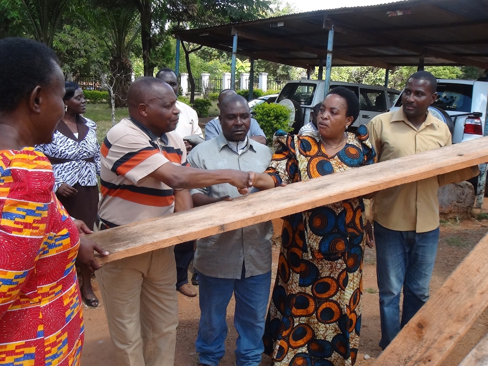 YALIYO JIRI MKOANI RUVUMA NA MKONGWE WA HABARI ADAM NINDI: WAFANYA ...