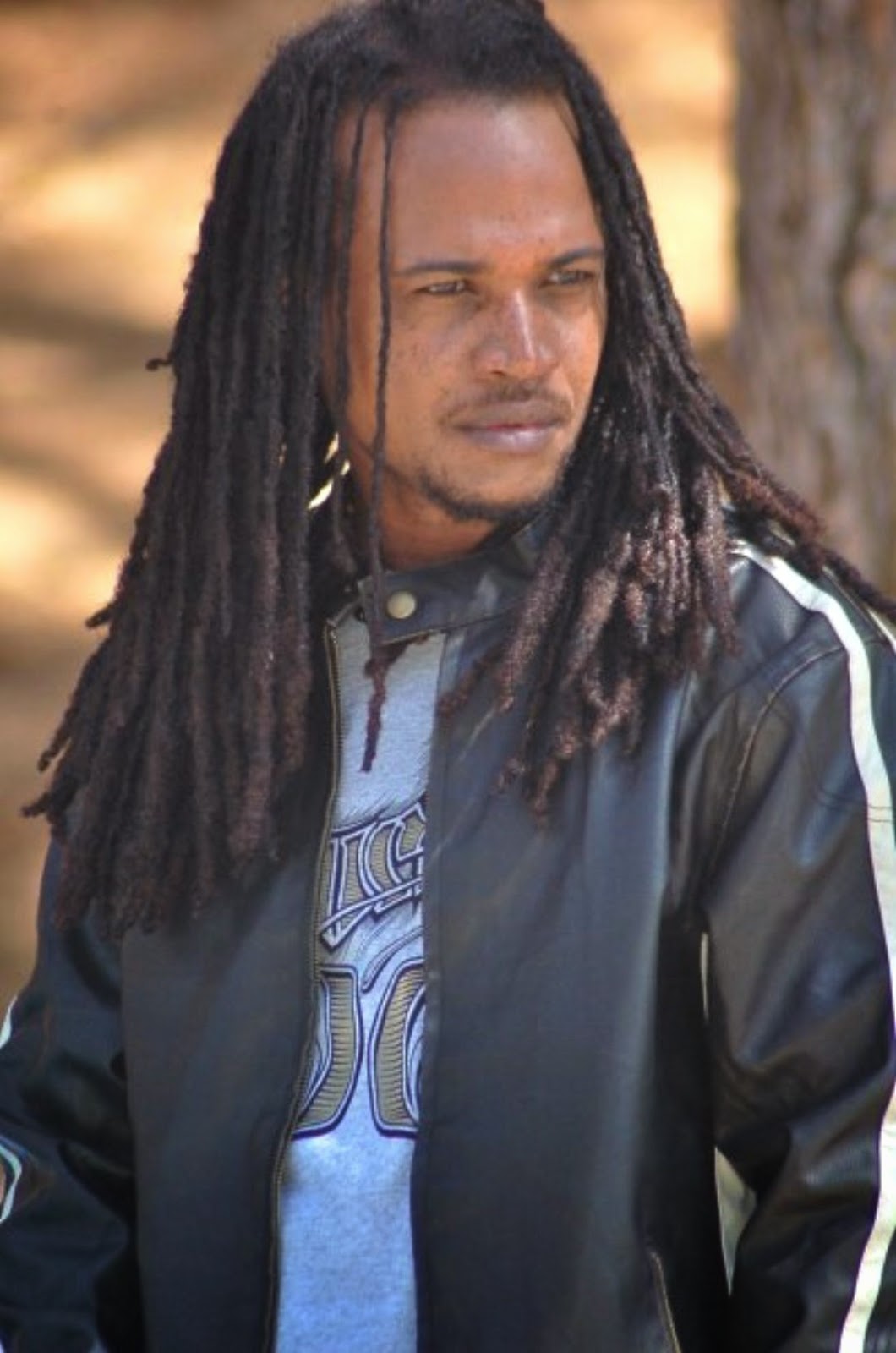 Reggaediscography: ANDREW BEES - DISCOGRAPHY: (Reggae Singer)