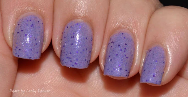 Lacky Corner: Ert val / Readers Choice! - Pahlish - Peculiar Purple Paste