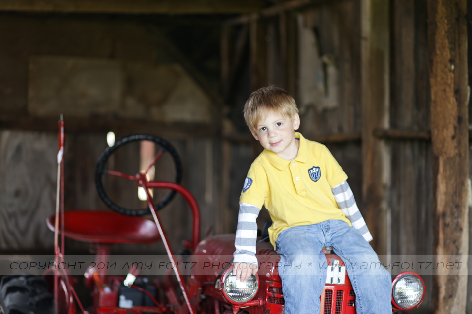 4 Kids and a Barn {Clinton IN photographer} | Amy Foltz Photography