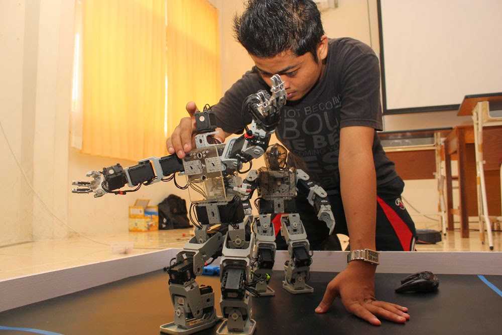 Sekolah Robotik Pertama di Indonesia - BASE Binus Aso School of ...