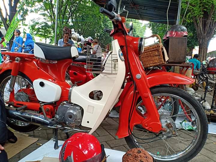 Jual Motor ANTIK Honda C50 Merah Ngejreng PDIP - LAPAK MOBIL DAN MOTOR ...