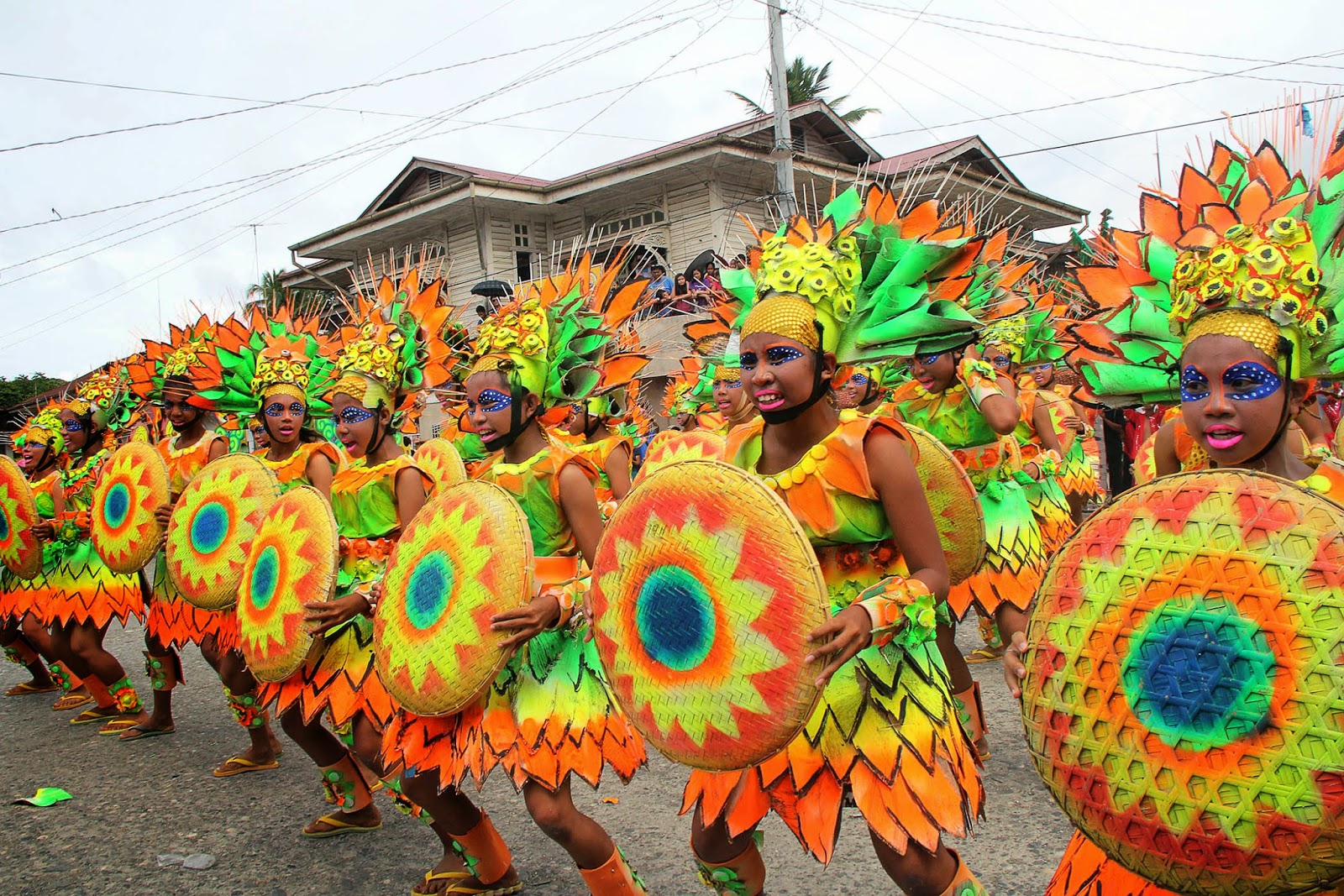 Sarangani Today: Century old house as backdrop of Lubi-lubi dancers