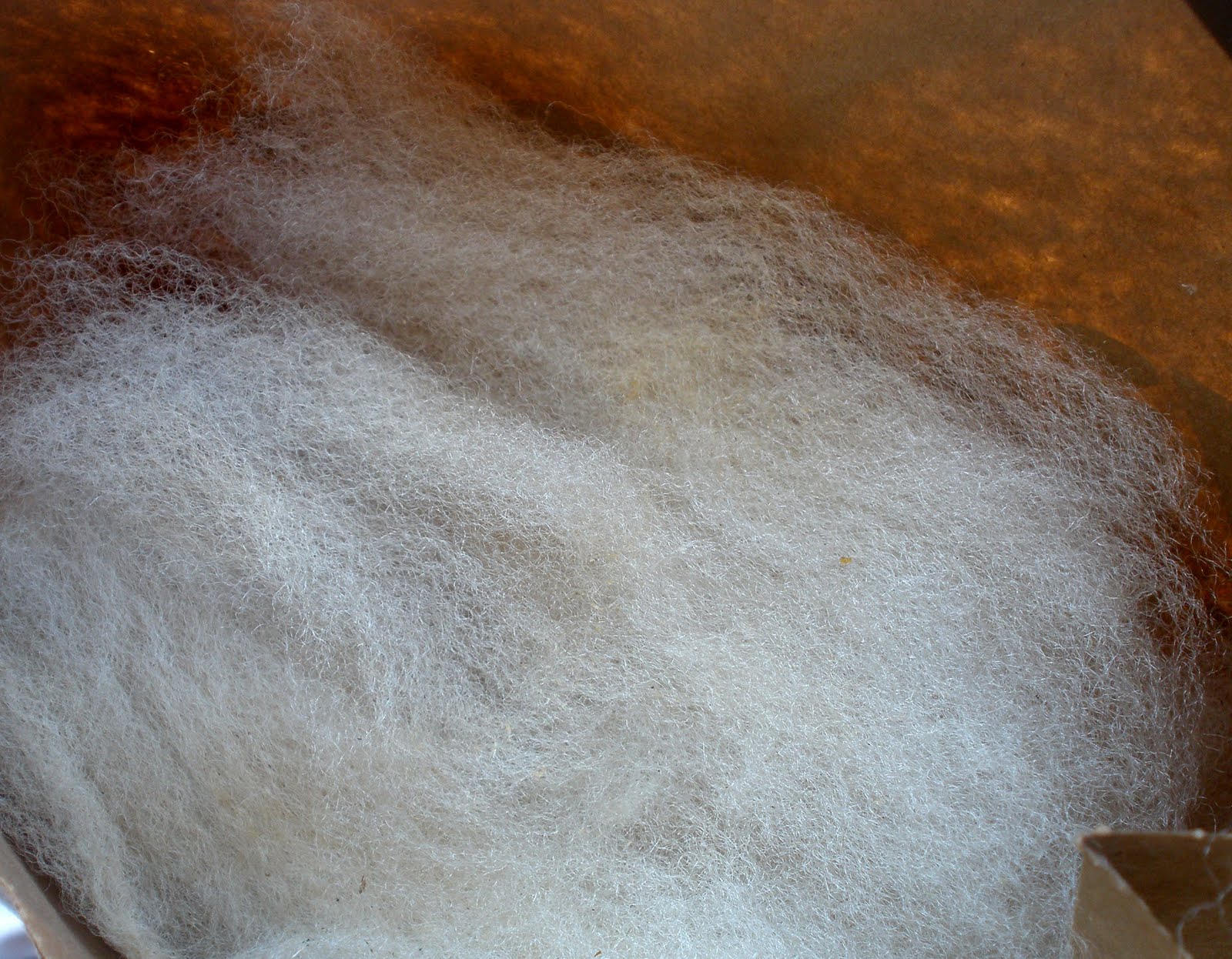 The Fiber Bug: Preparing a Raw Fleece: Flick Carding the Locks