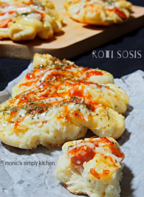 Roti Asin Sosis Tanpa Ulen - Monic's Simply Kitchen