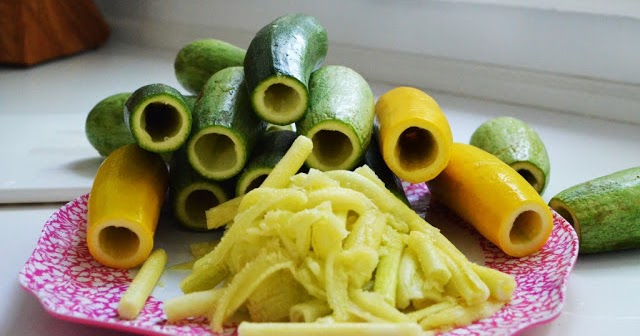 Technique: How to core coosa, or summer squash | Arabic Food Recipes