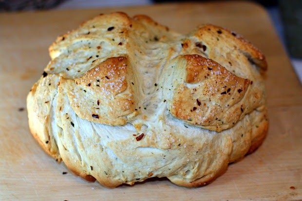 Recipes For Divine Living: Spicy Garlic Bread in a Pot