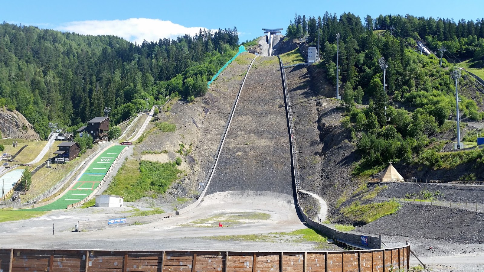 Et stort stykke Norge: Sommerdag i Vikersundbakken (2016)