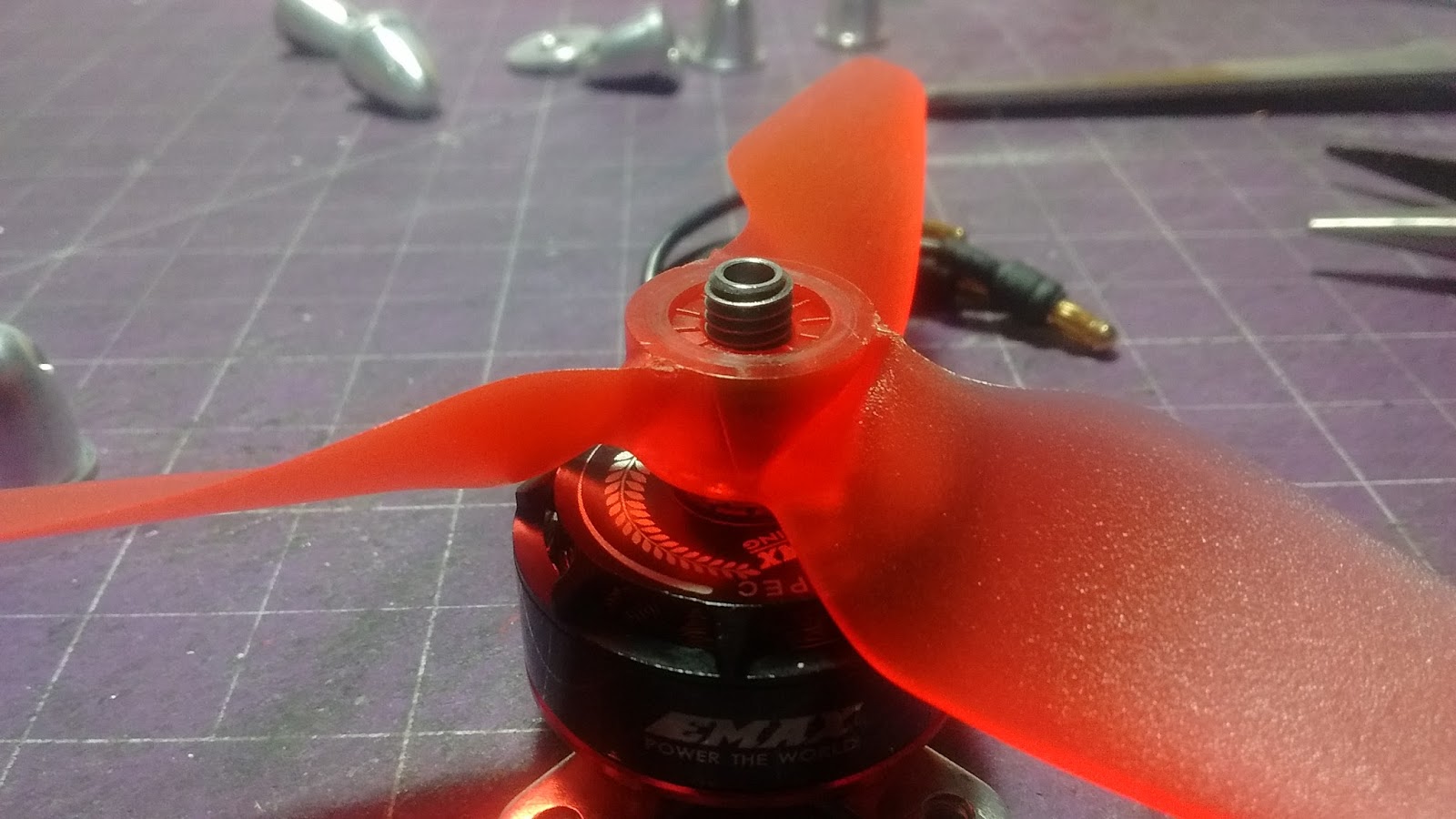 Scott's ParkJet blog: EMAX AVAN-R 5065 3 blade quad racing prop ...