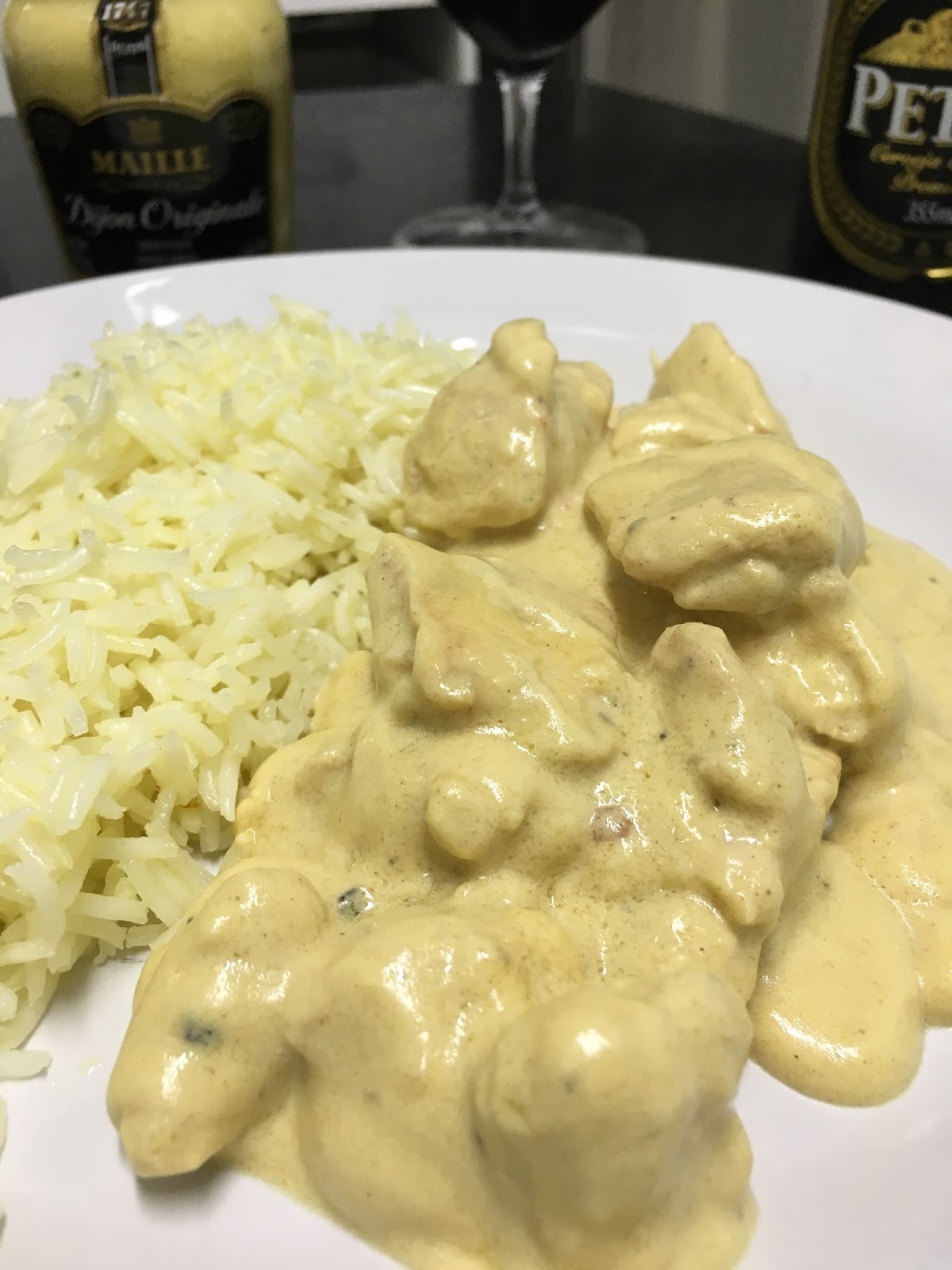 Frango com molho de mostarda Dijon