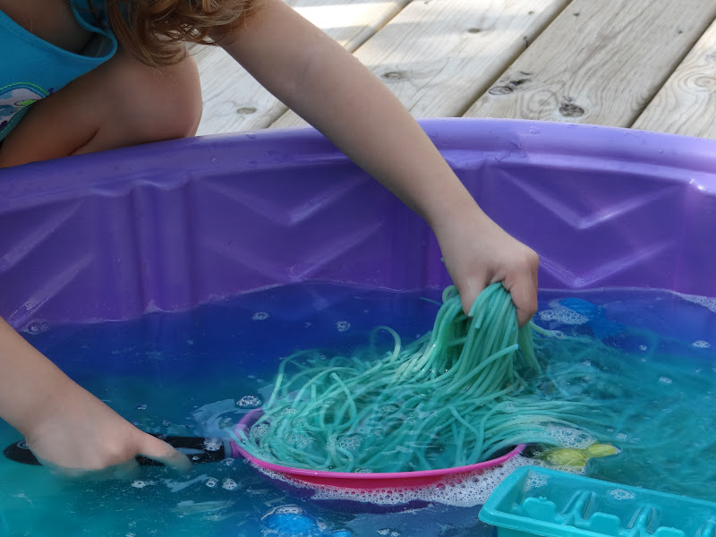 Busy Hands Blessed Hearts: Spaghetti Pool Pretend Play