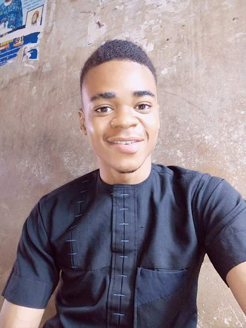 Lol... Handsome young Nigerian man declares for 2019 presidency