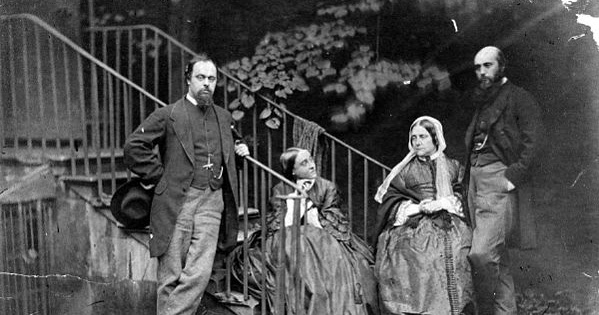 Encyclopedia of Trivia: Photographer