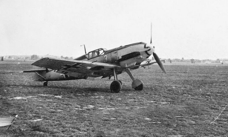 FalkeEins - the Luftwaffe blog: Bf 109 G-4 "Red 7" first flight ...