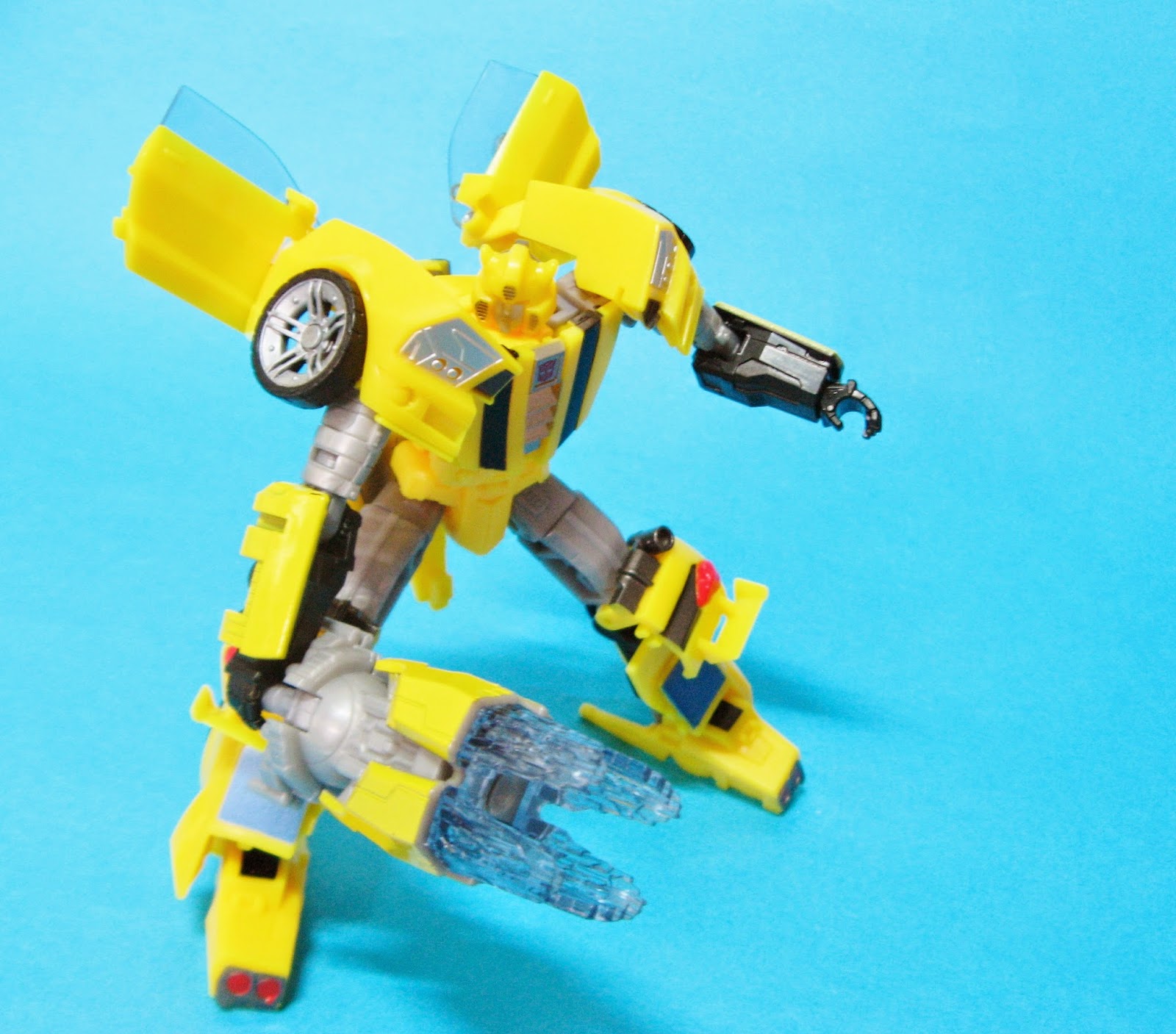 TRANSFORMERS : Generations Deluxe class BUMBLEBEE(IDW) 變形金剛世代系列 豪華級大黃蜂