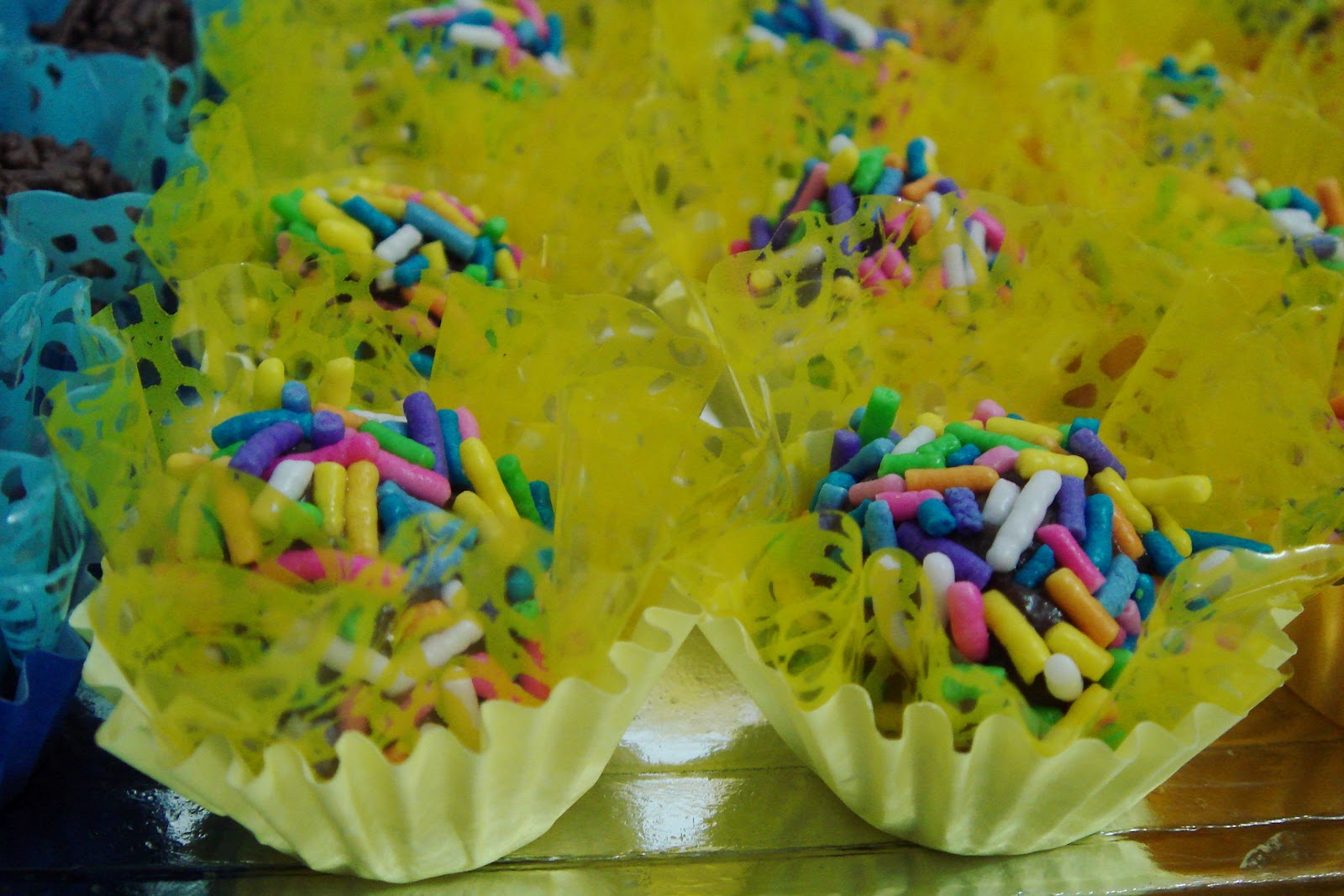 Eu, eu mesma e o resto do mundo.: Brigadeiros coloridos