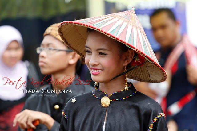 Cats City Hornbill Land: SARAWAK TRADITIONAL HEADGEARS