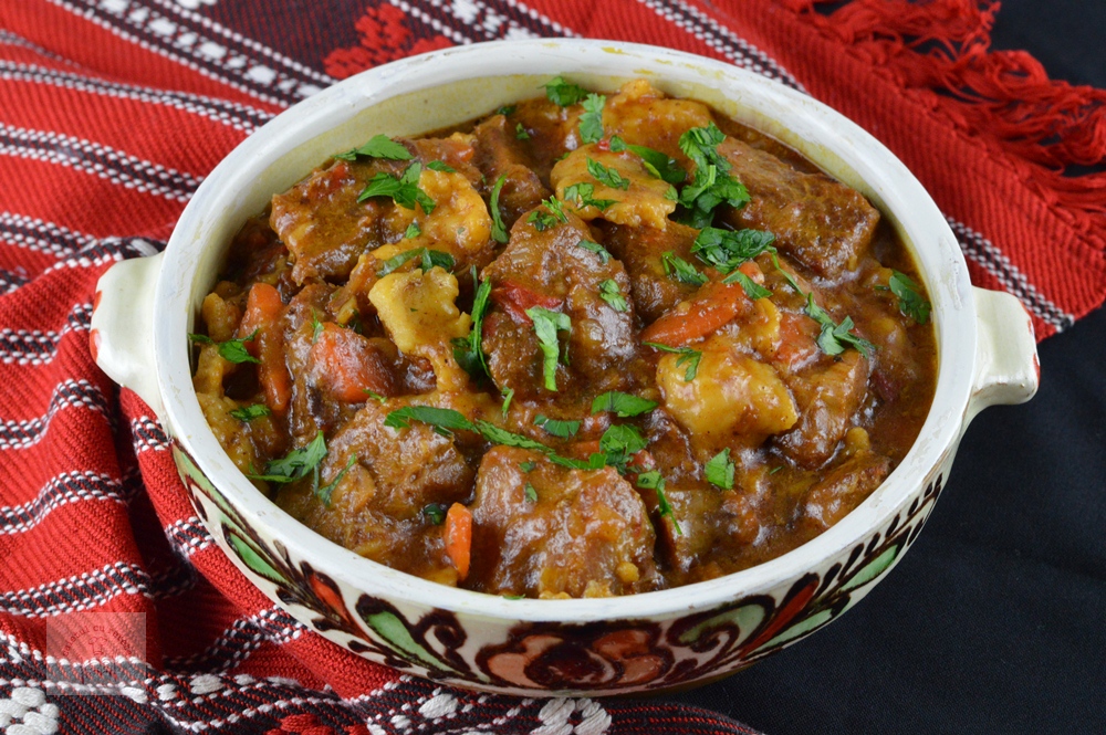 Gulas unguresc de vitel - CAIETUL CU RETETE