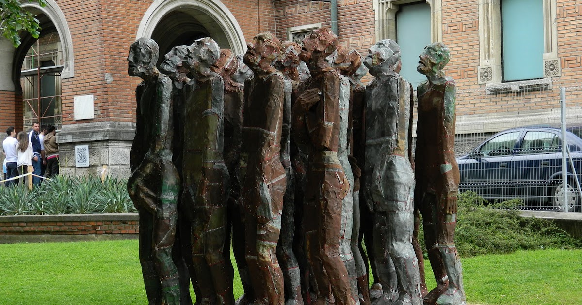 LA MULTI ANI, ROMANIA!: Bucurestiul s-a imbogatit cu alt grup de statui ...