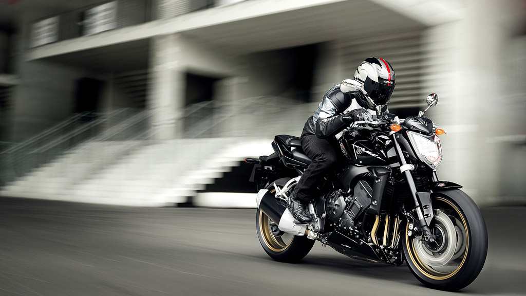 Auto Review: Yamaha FZ1