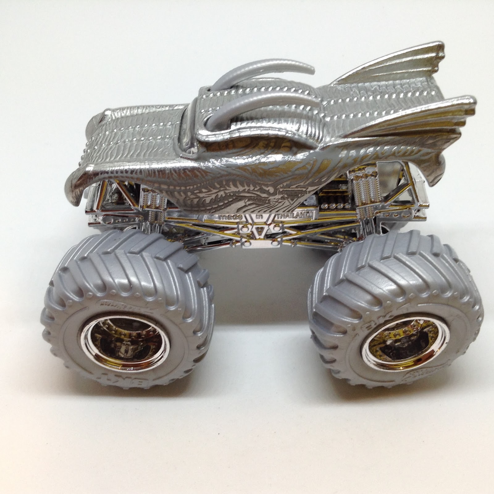 JULIAN'S HOT WHEELS BLOG: Dragon Monster Jam Truck (2017 Silver Collection)
