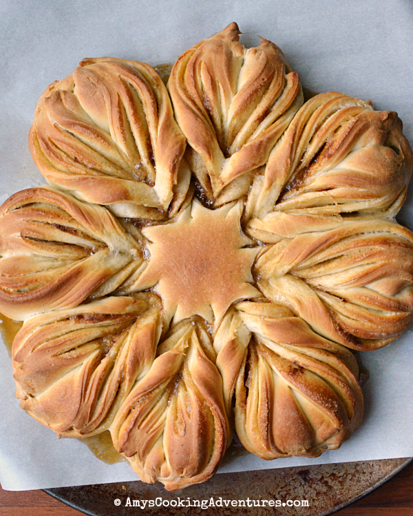 Twisted Star Cinnamon Rolls #BrunchWeek