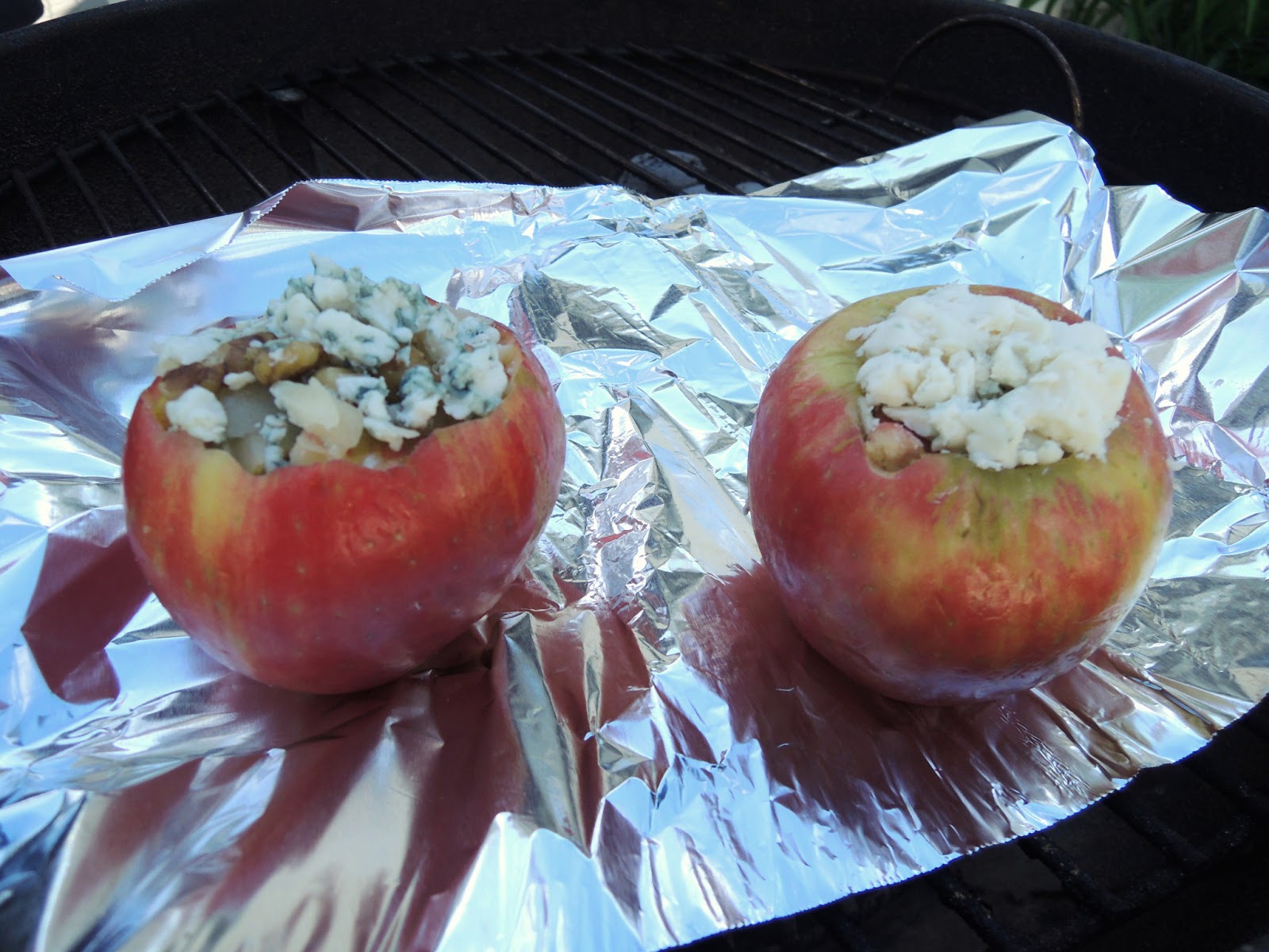 Holly Goes Lightly: Grilled Stuffed Apples