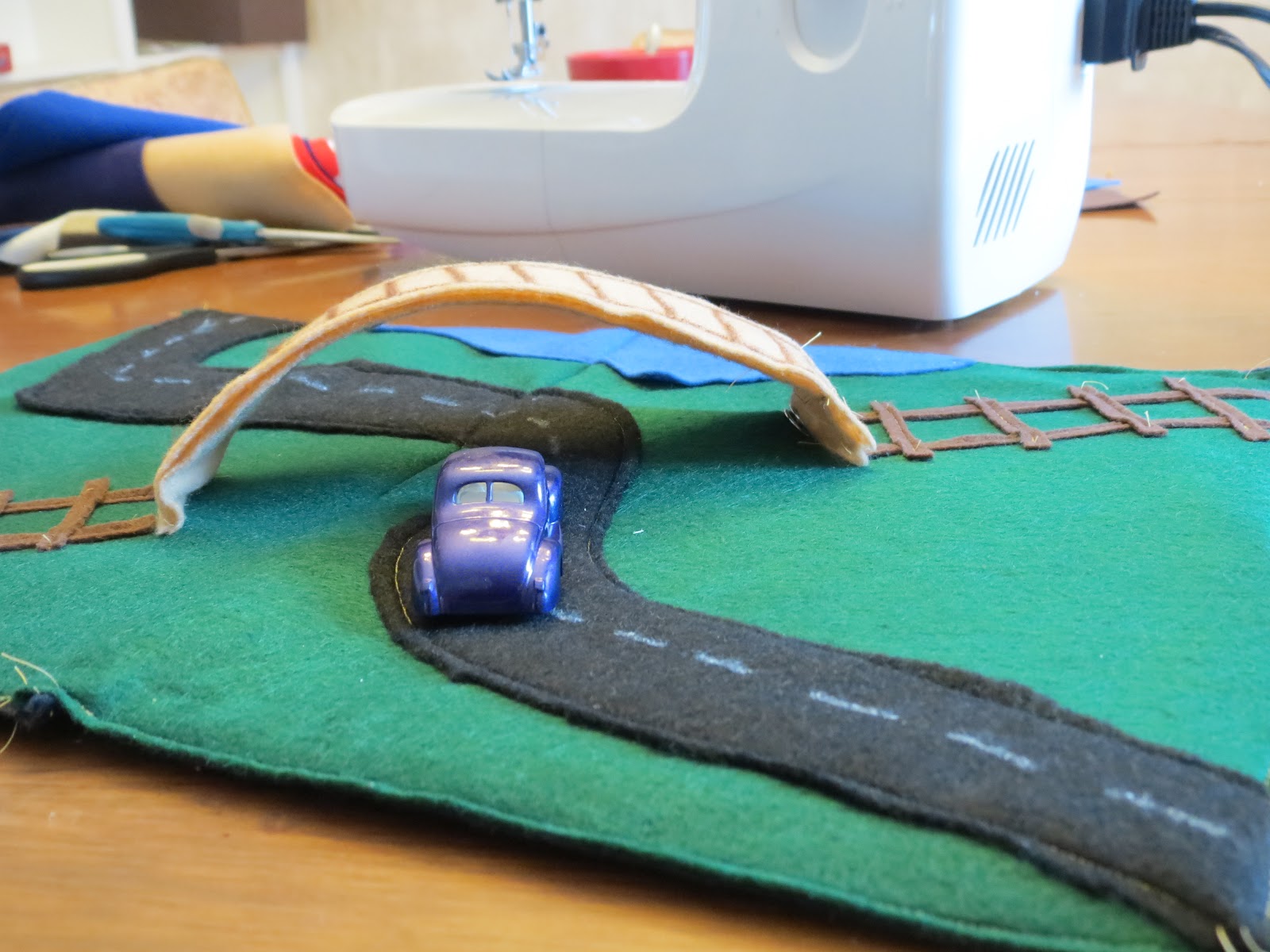 My Full Time Job: Fun With Felt: Travel Road Set