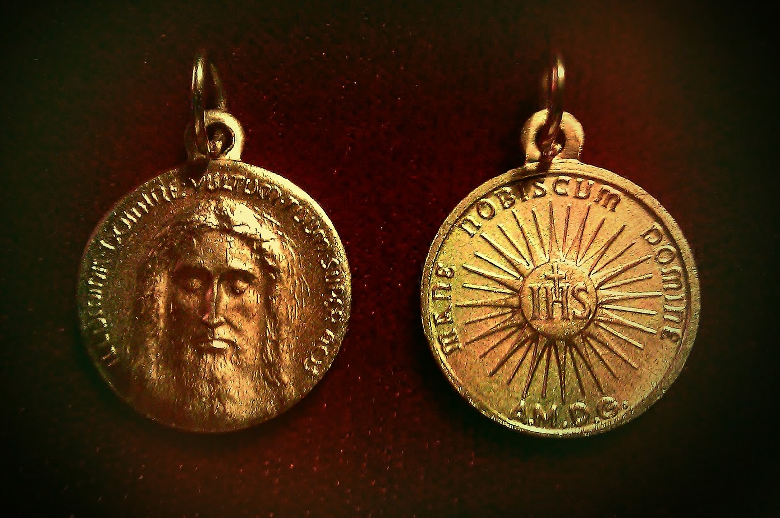 Guadalupe House Ministry : The Holy Face Medal: Heaven's Coin