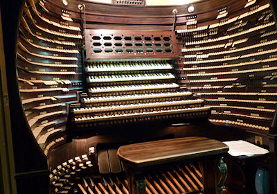 The Presurfer: 8 Unusually Large Musical Instruments