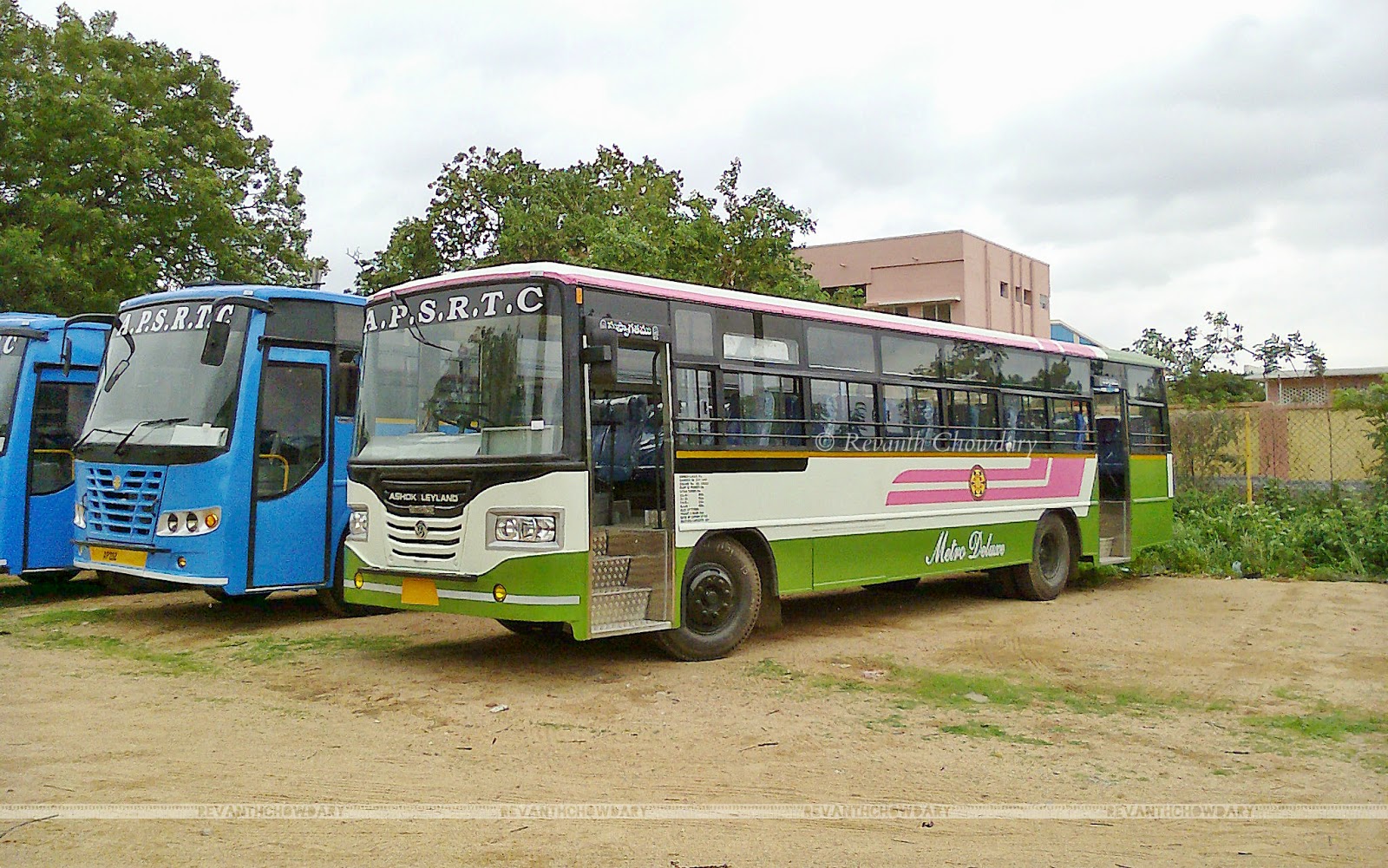 LOVE of Z: New METRO DELUXE Buses