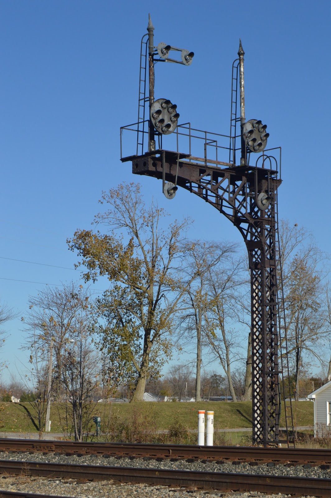Industrial History: B&O's Colored Positional Lights for Signalling