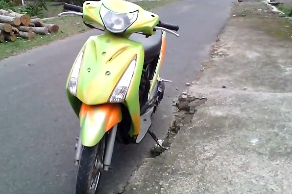 Modifikasi Motor Suzuki Spin 125 Tampil Kalem