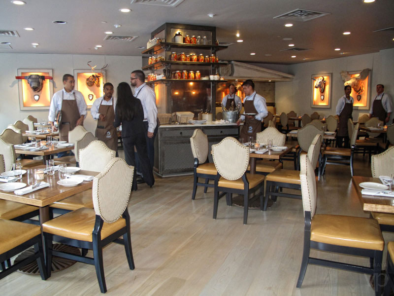 VITHAYA PHOTOGRAPHY: Teddy & The Bully Bar Goes Public