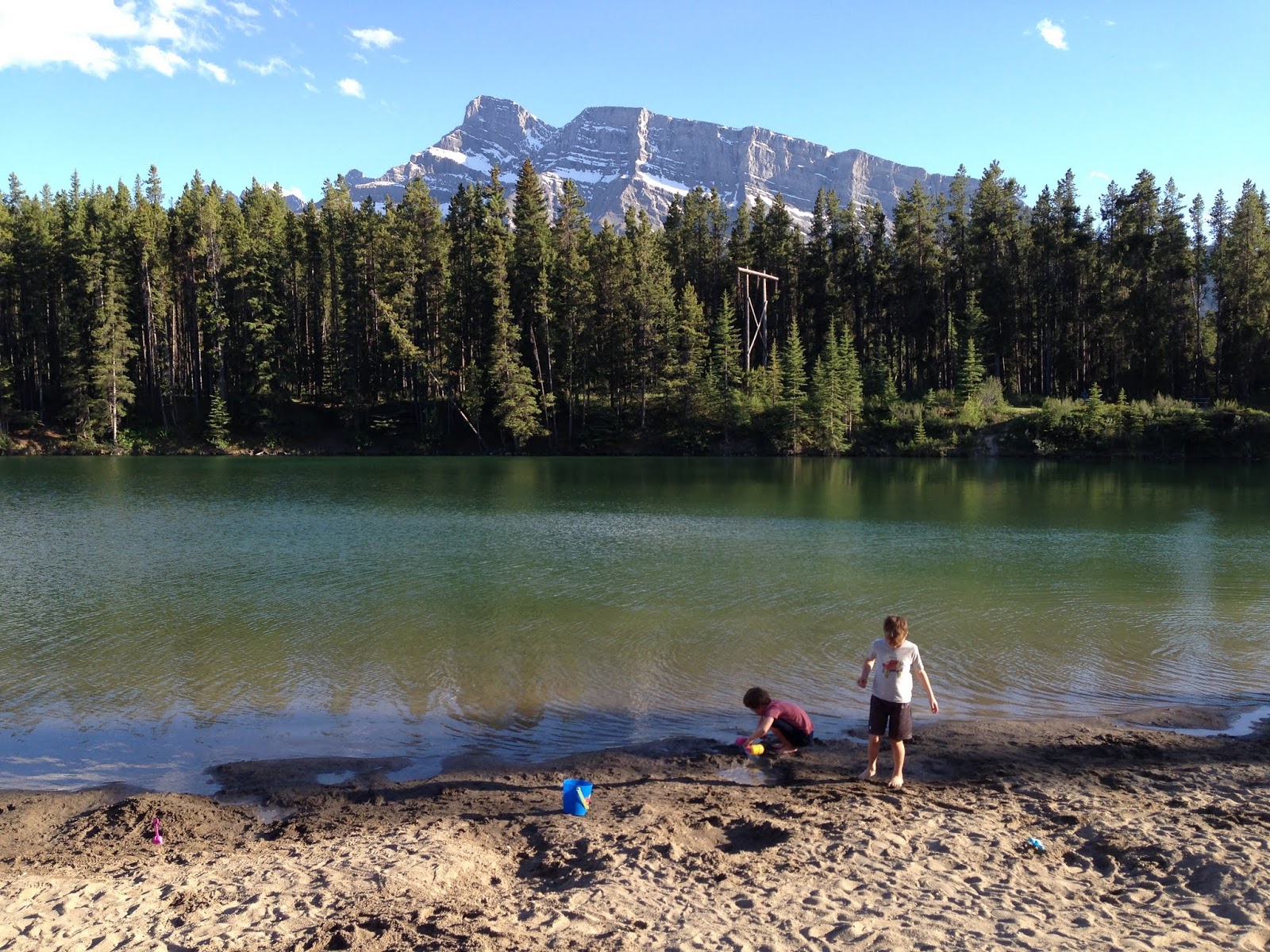 Family Adventures in the Canadian Rockies: Best Day Trips and Picnic Sites
