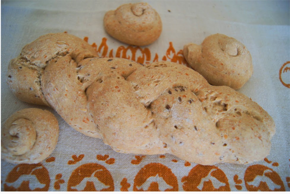 La forma delle nuvole: Treccia di pane ai tre semi con pasta madre
