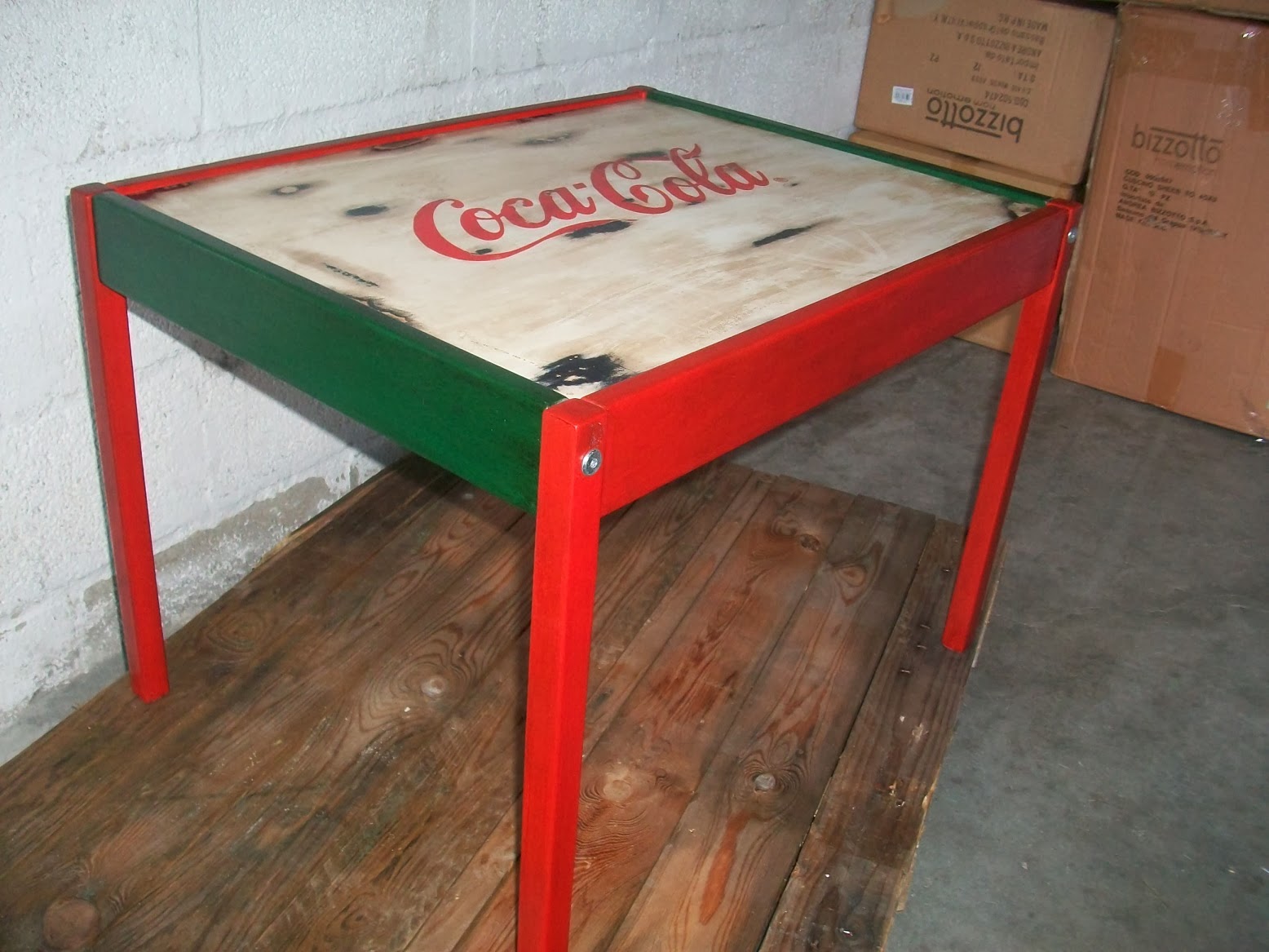 reciclaiRetro: Conjunto silla y mesa "Coca-Cola"