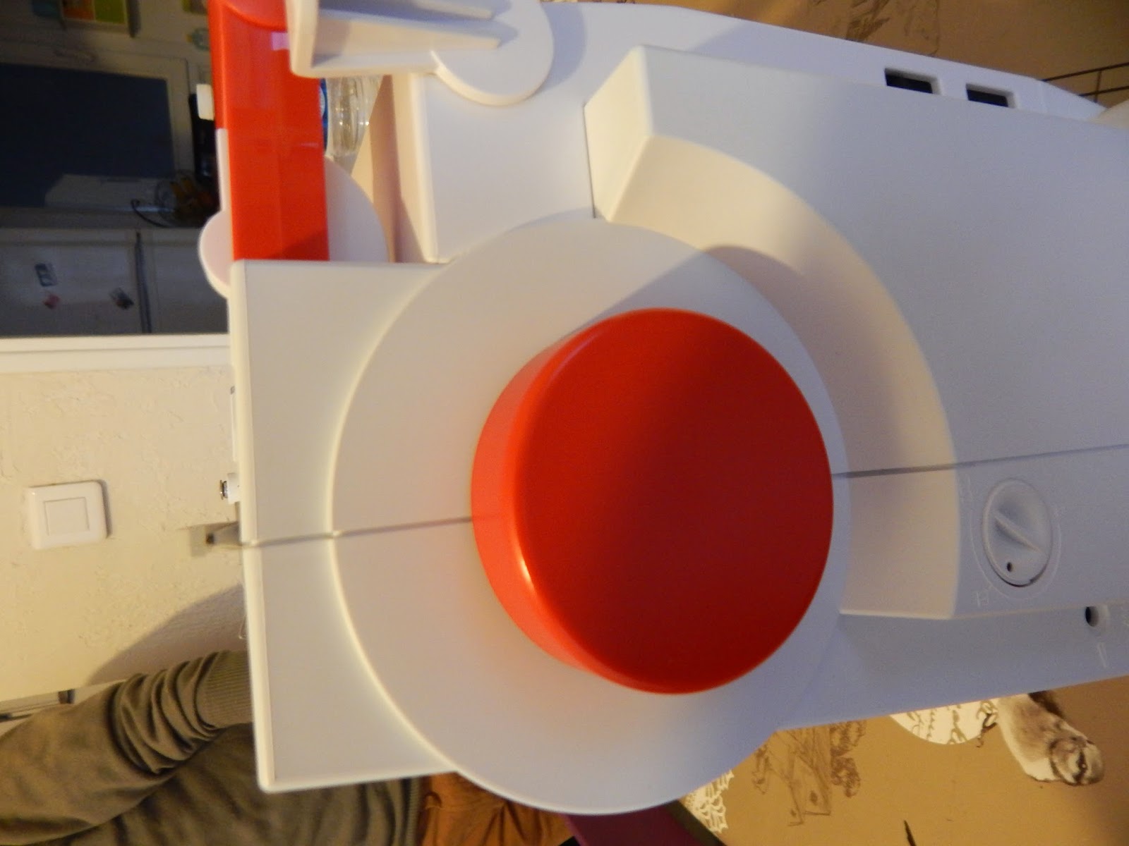 Dans le dressing de mes ptits titis: La Bernina 215 Simply Red : elle à ...