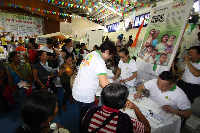 Sarangani Today: Philhealth services at health caravan