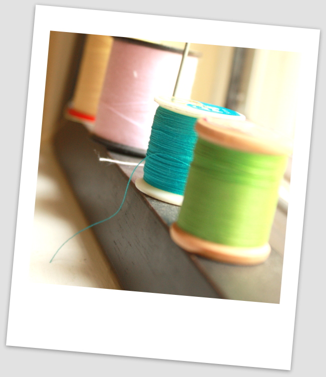 Vivre: Sew, A Needle Pulling Thread