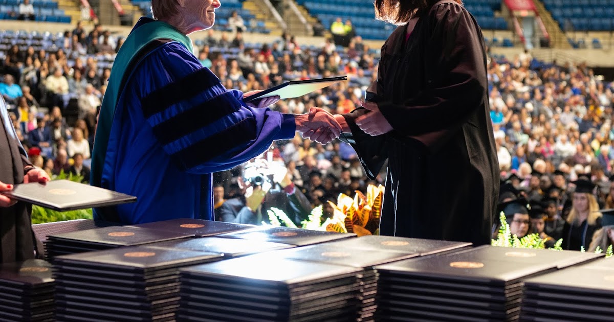 UIS News: UIS releases complete list of 2019 graduates