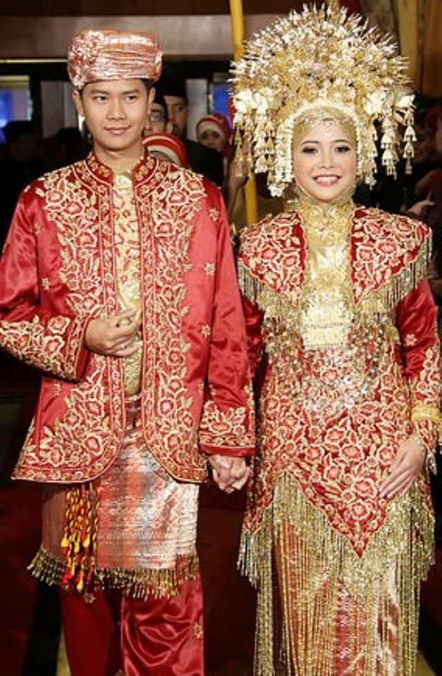 Baju Adat Padang Pria - Perumperindo.co.id