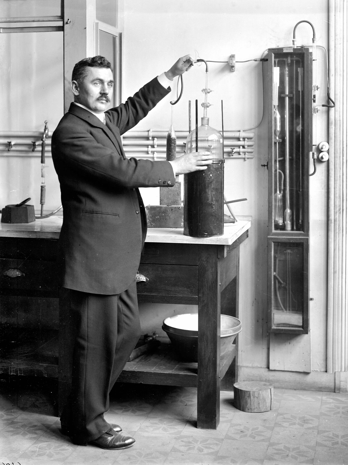 La Escuela de Mileto: GEORGES CLAUDE