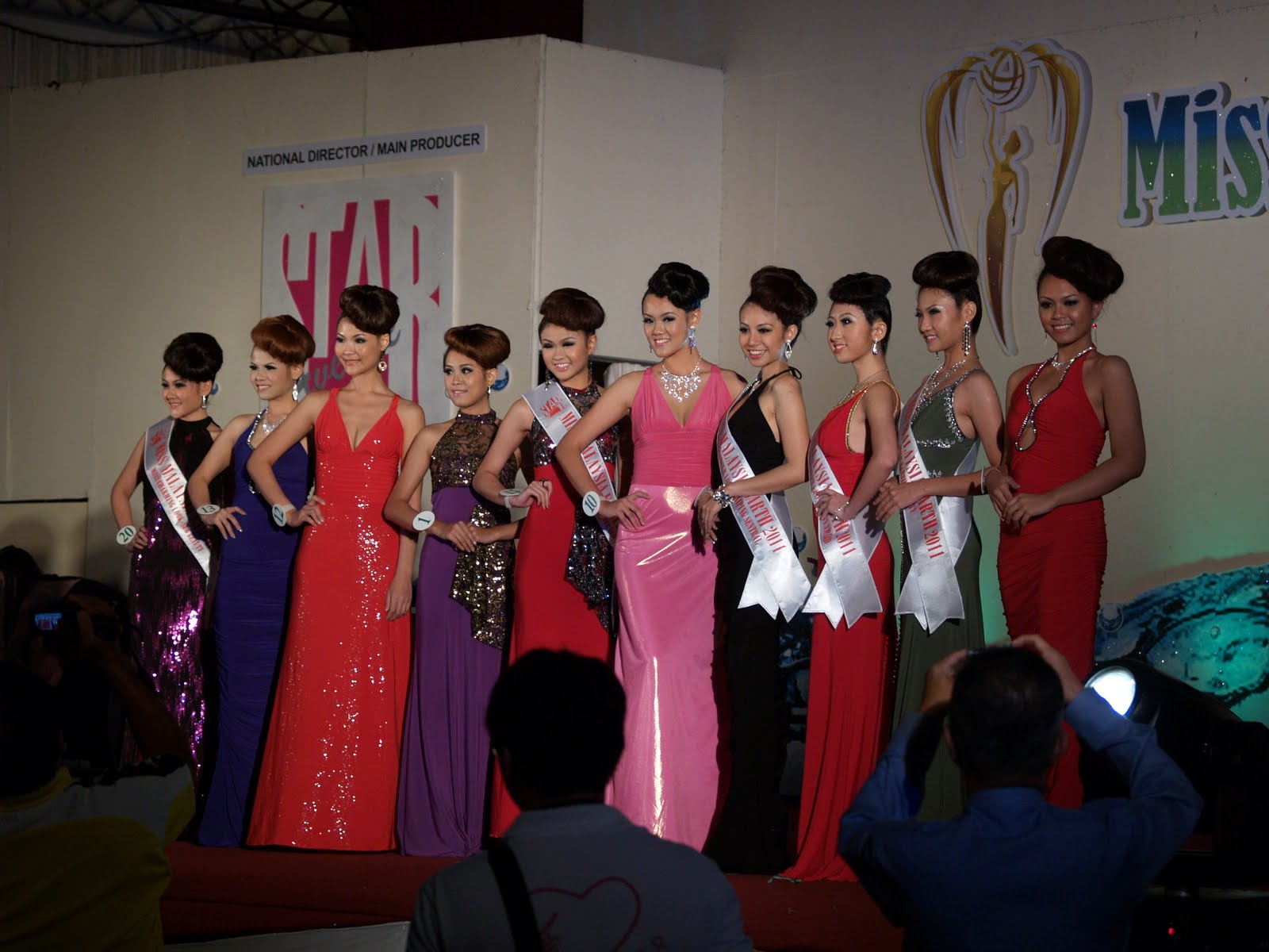 furapou: [News] Miss Malaysia Earth 2011 Joyce Tay