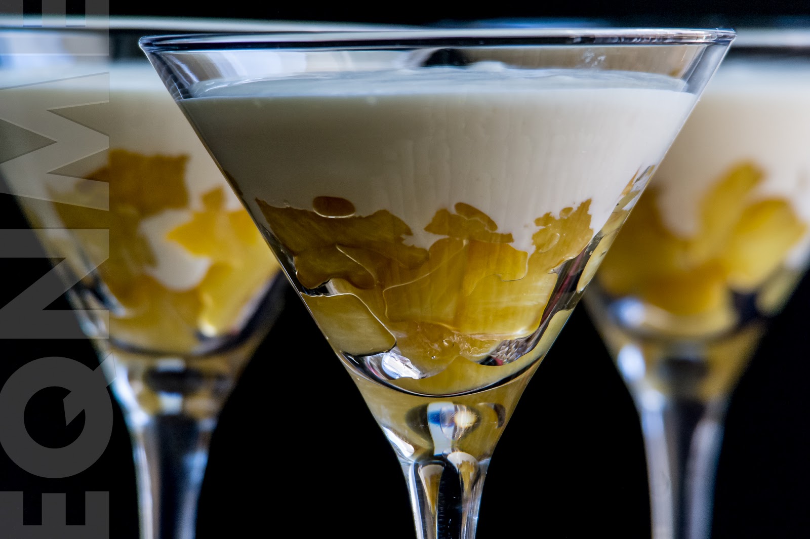 El que no mata, engreixa: Espuma de crema catalana con piña salteada