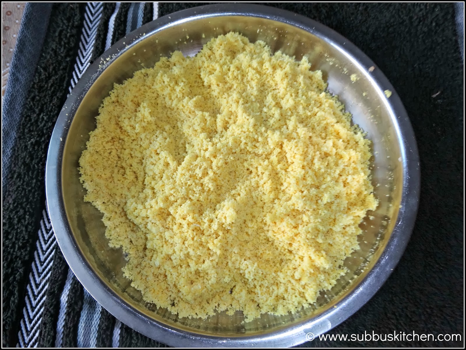 Sweet Rice Jaggery Puttu / Arisi Vella Puttu - Subbus Kitchen