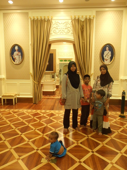 SENI LAMA MELAYU (MALAY OLDEN ART): Galeri (Gallery of) Sultan Azlan Shah