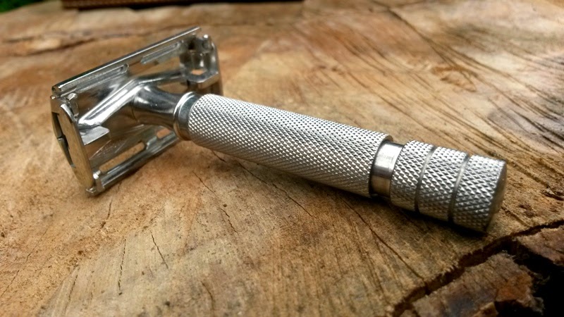 STEFANO'S VINTAGE & RETRO: Vintage shaving kit 2